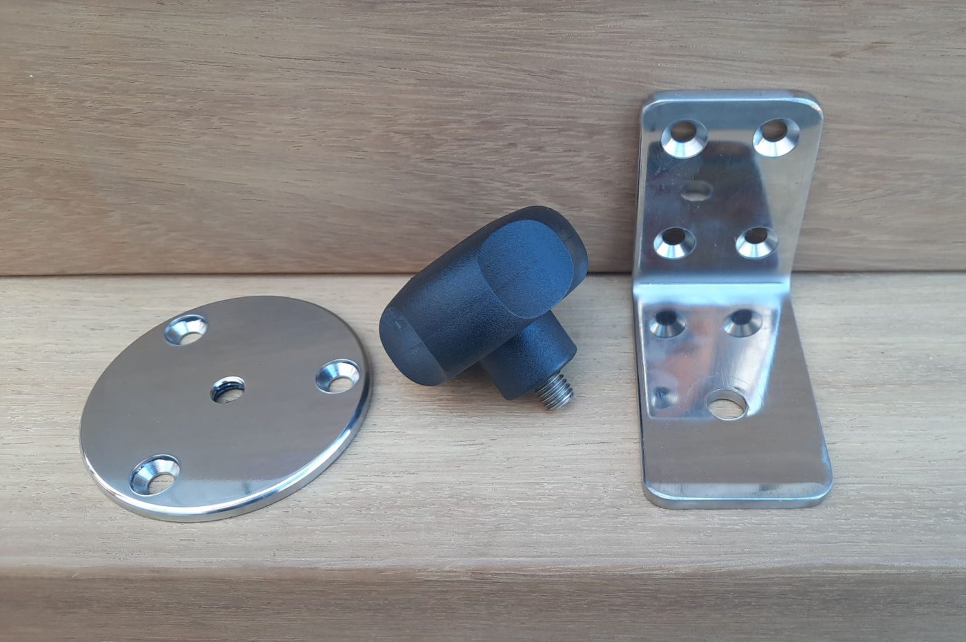 Screwable Dinghy bracket - SWI-TEC COM